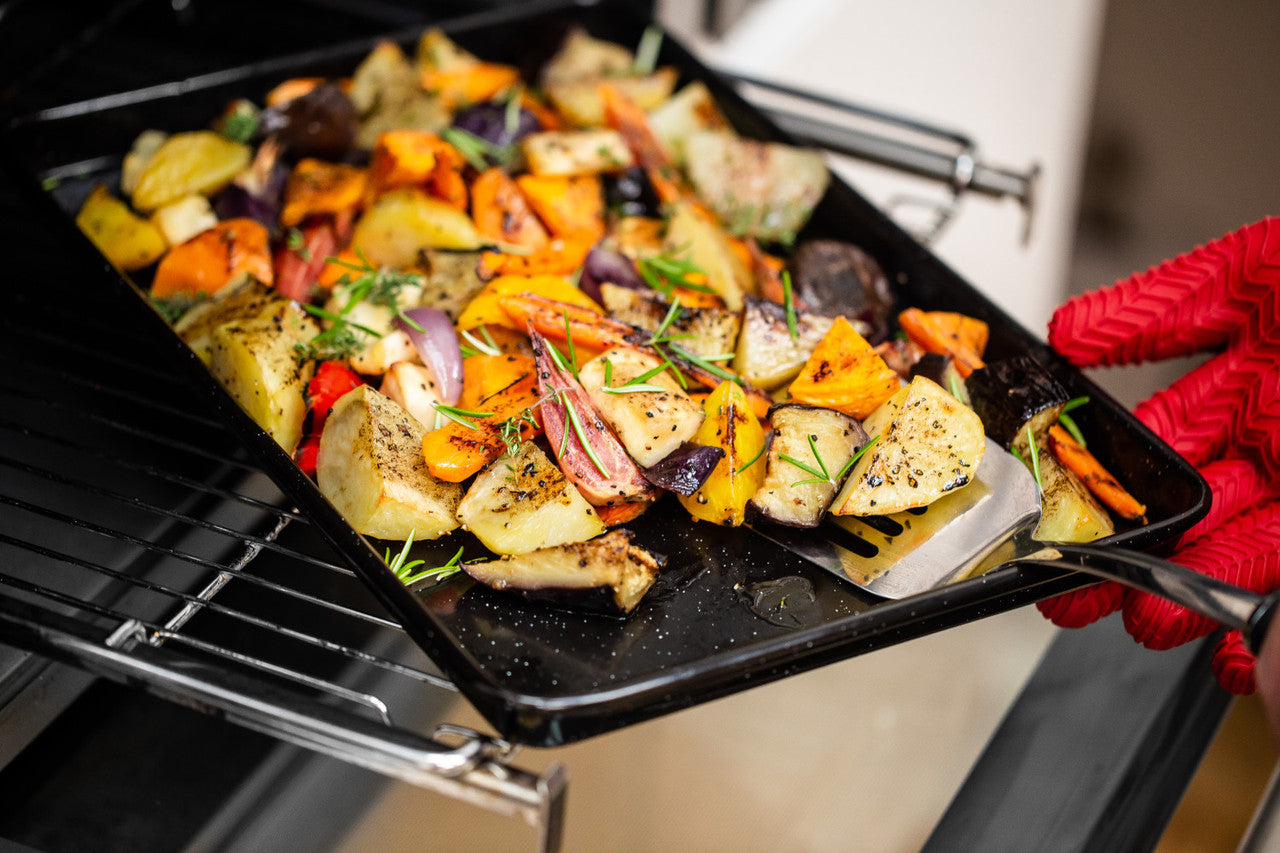 MasterClass Vitreous Enamel Roasting Pan | Kitchen & Home Accessories ...